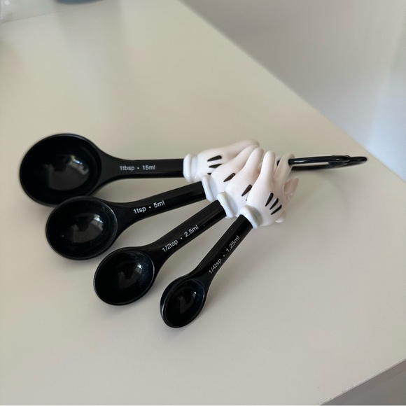 Disney | Kitchen | Disney Mickey Mouse Glove Measuring Spoons | Poshmark
